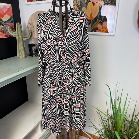 Robert Louis | Dresses | Robert Louis Black And Pink Dress M | Poshmark